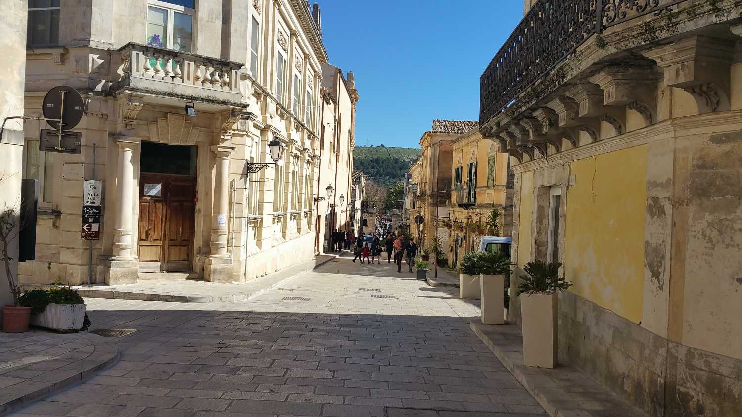 Ragusa Walking Tour with Private licensed local Guide - Tour of Sicily