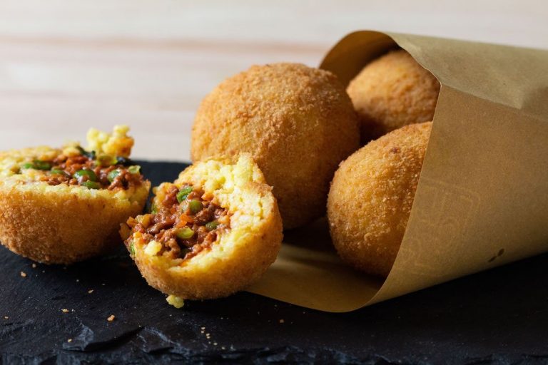 Sicily and Saint Lucy Feast: Arancine and Cuccia - Tour of Sicily